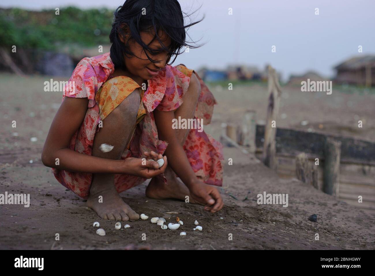 People playing game myanmar burma hi-res stock photography and images ...