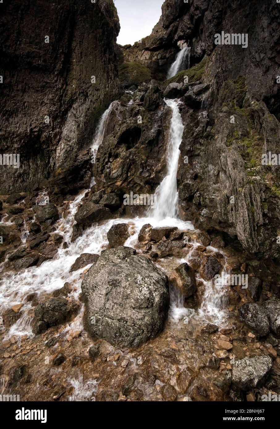 Collapsed cave hi-res stock photography and images - Alamy