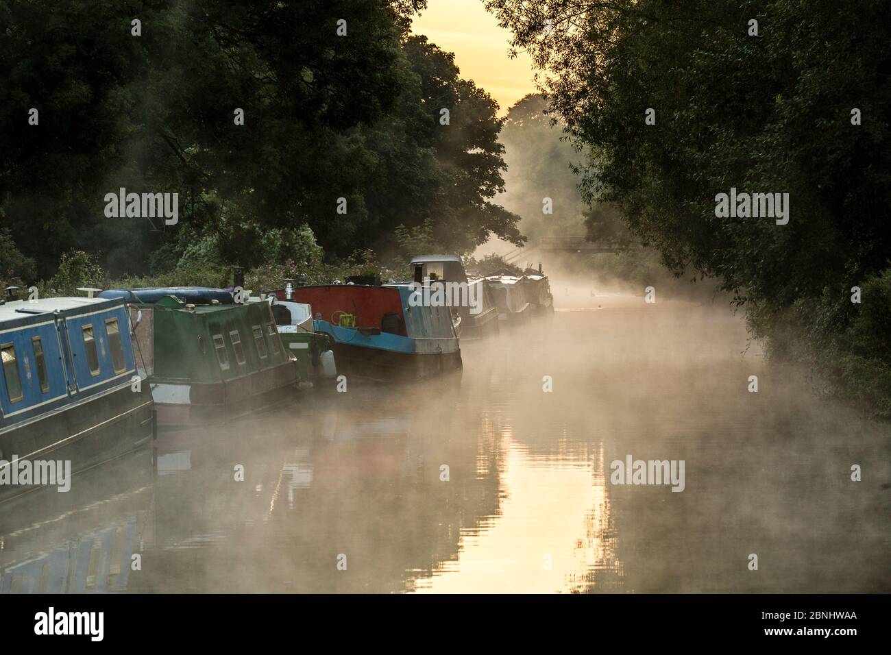 Kennet and avon canal cotswolds hi-res stock photography and images - Alamy