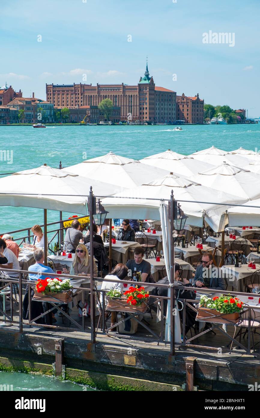 Diners on floating pontoon restaurant hi-res stock photography and ...