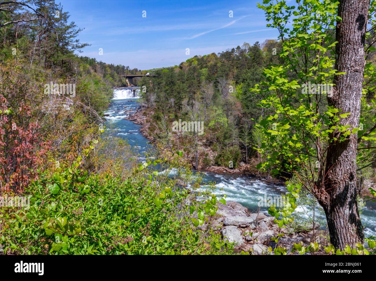 Beautiful turquoise spring waters flowing through Little River Canyon ...