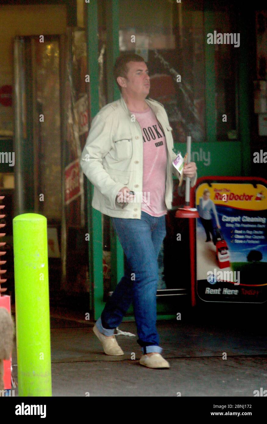 Actor Shane Richie out shopping near his Surrey home, England Stock ...