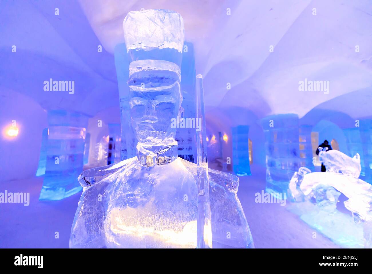 Inside an igloo hi-res stock photography and images - Alamy