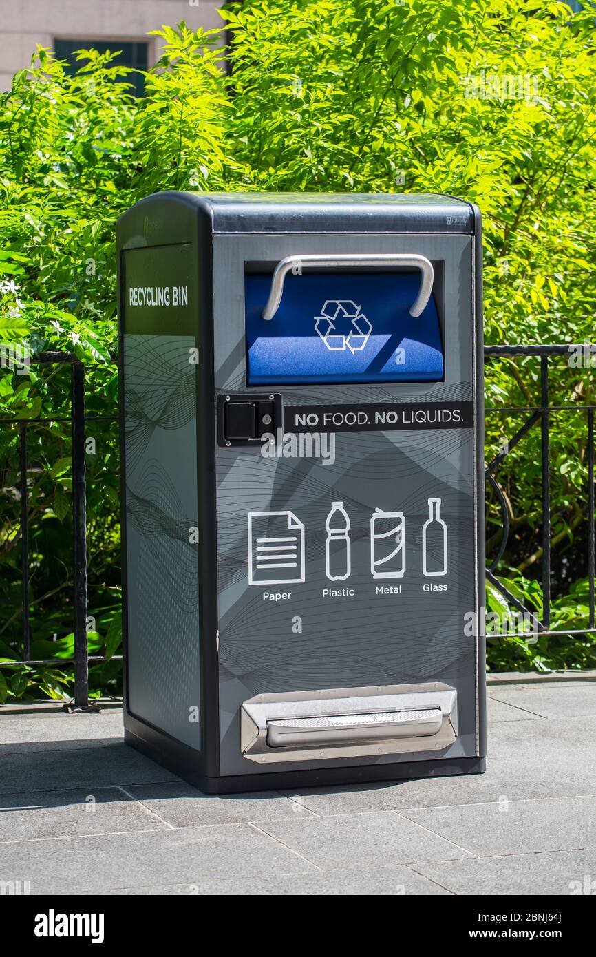 The latest recycle bin or rat proof bin place on public space at ...