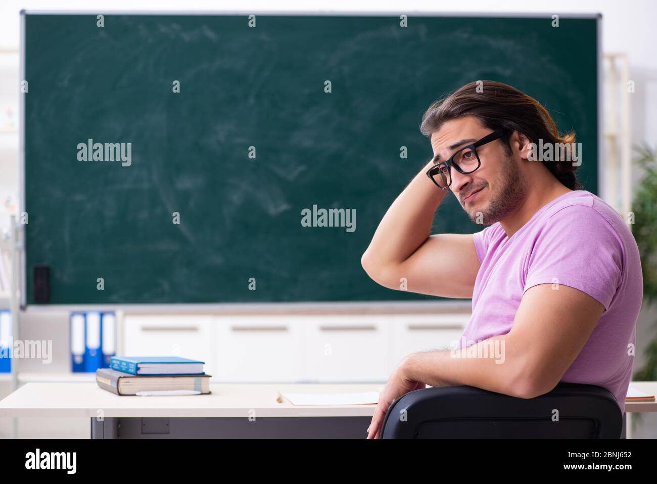 Confused student science hi-res stock photography and images - Alamy