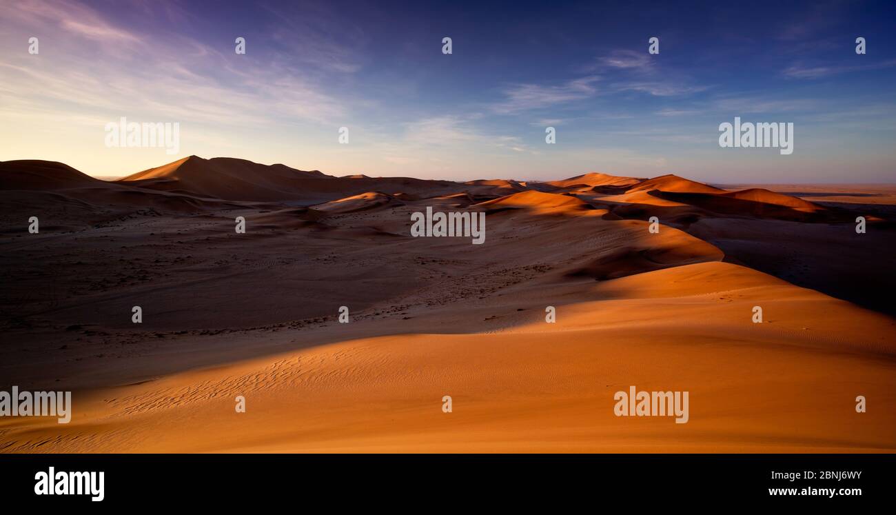 desert scene landscape Stock Photo - Alamy