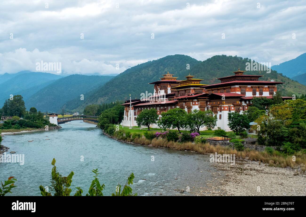 Stone Bridge Hot Springs natural geothermal pool, Shangri-La (Zhongdian ...