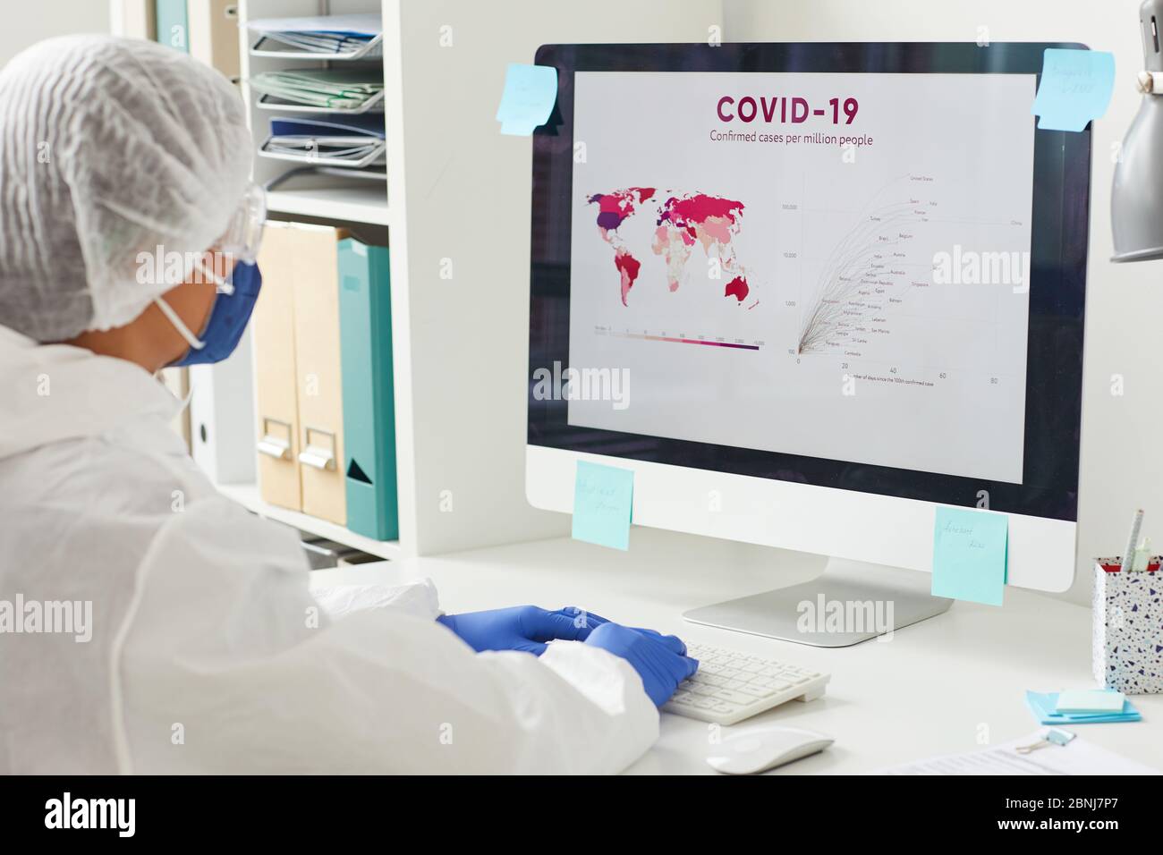Scientist computer statistics lab hi-res stock photography and images ...