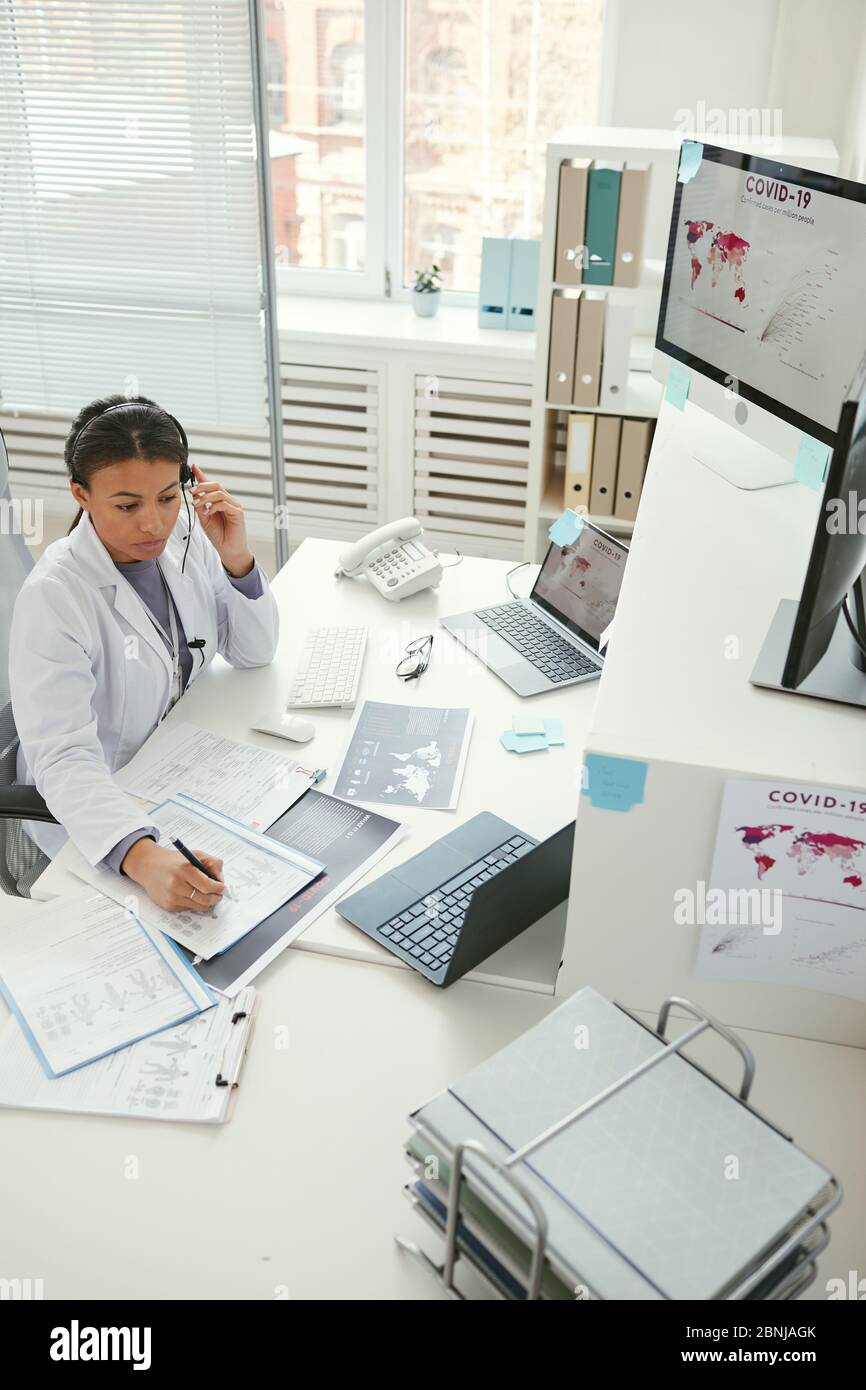 Hospital manager laptop hi-res stock photography and images - Alamy