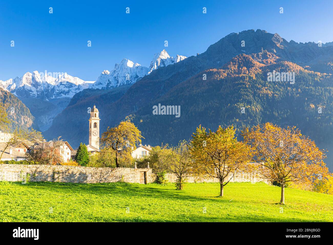 Traditional village of Soglio during autumn, Soglio, Bregaglia valley ...