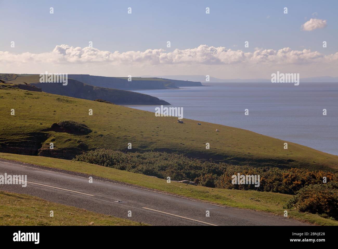 Walls following contours hi-res stock photography and images - Alamy