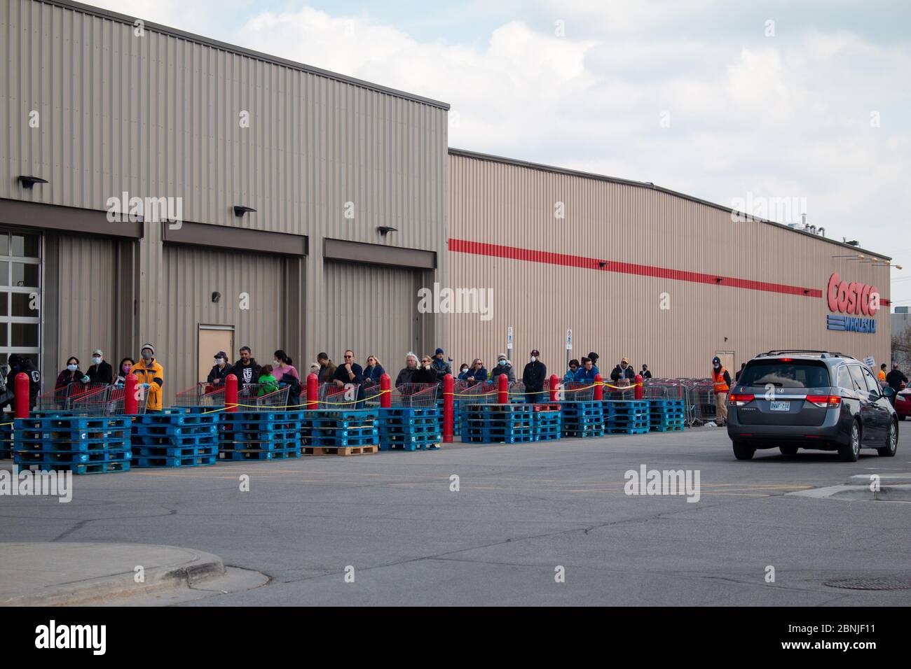 Costco and employees hi-res stock photography and images - Alamy