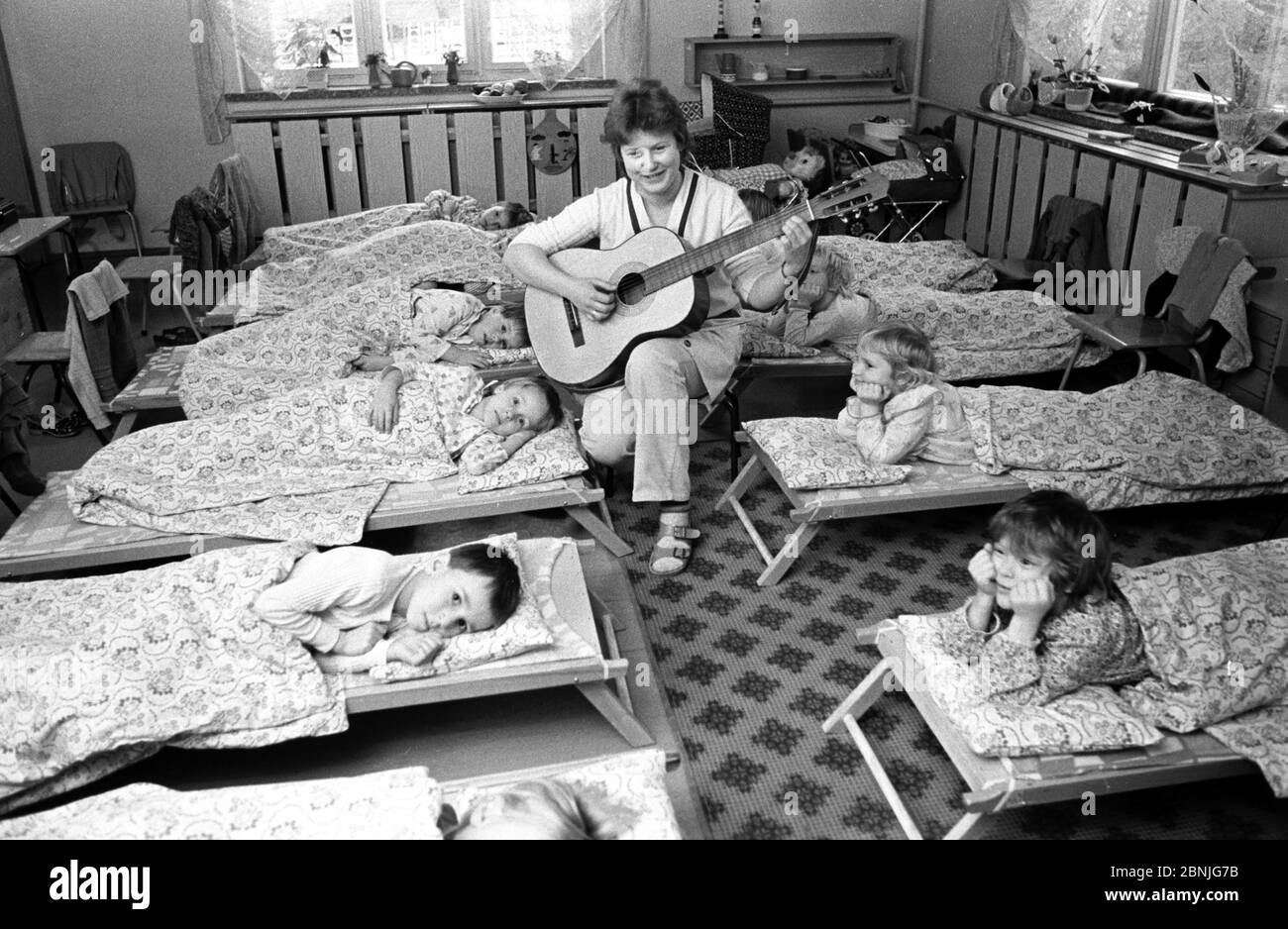 1980s children hi-res stock photography and images - Alamy