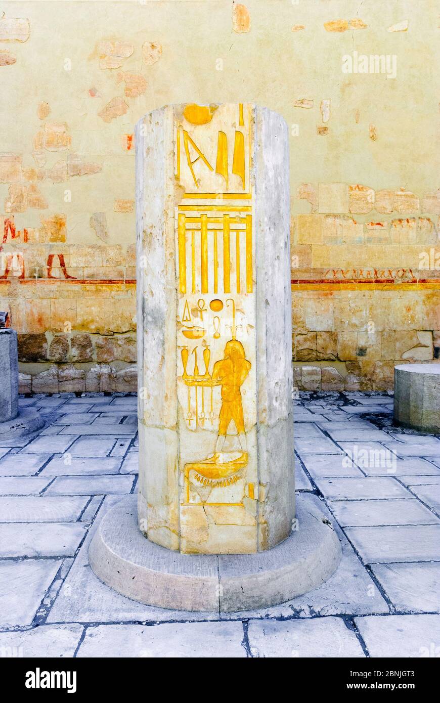 Hieroglyphs hatshepsut hi-res stock photography and images - Alamy