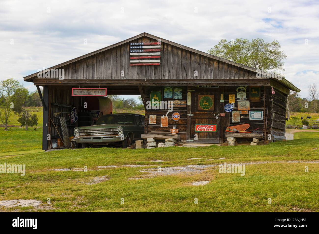 Old advertising signs hi-res stock photography and images - Alamy