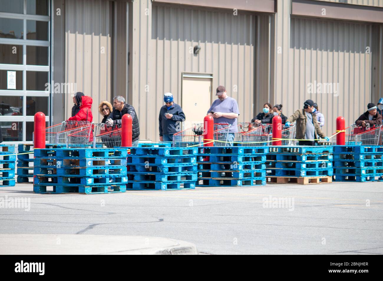 Costco and employees hi-res stock photography and images - Alamy