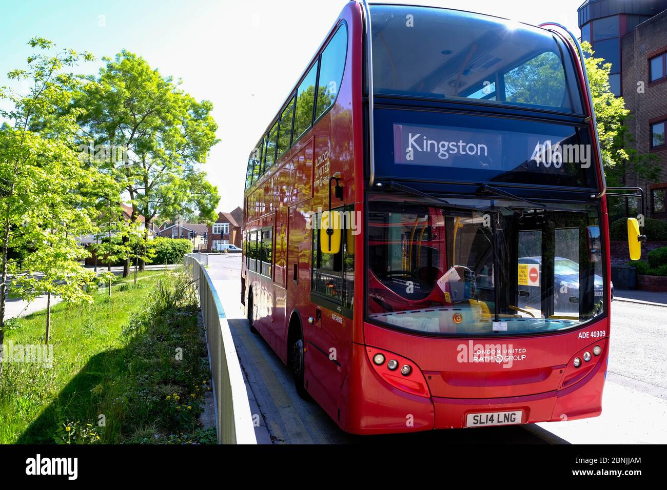 Crowded bus uk hi-res stock photography and images - Alamy
