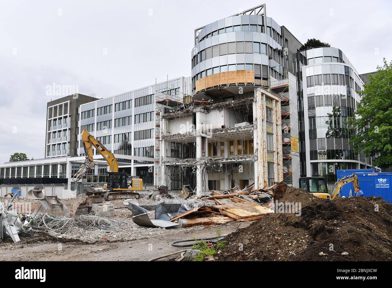 Munich, Germany. 15th May, 2020. Demolition work, demolition of a ...