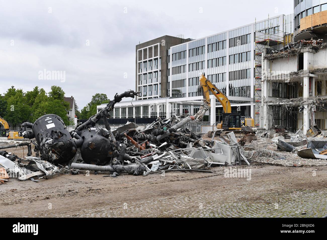 Munich, Germany. 15th May, 2020. Demolition work, demolition of a ...