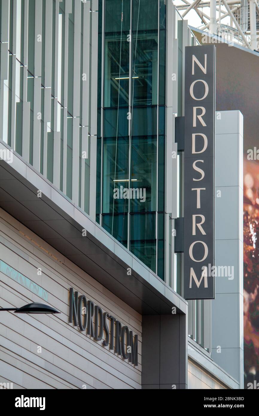 Toronto eaton centre sign hi-res stock photography and images - Alamy