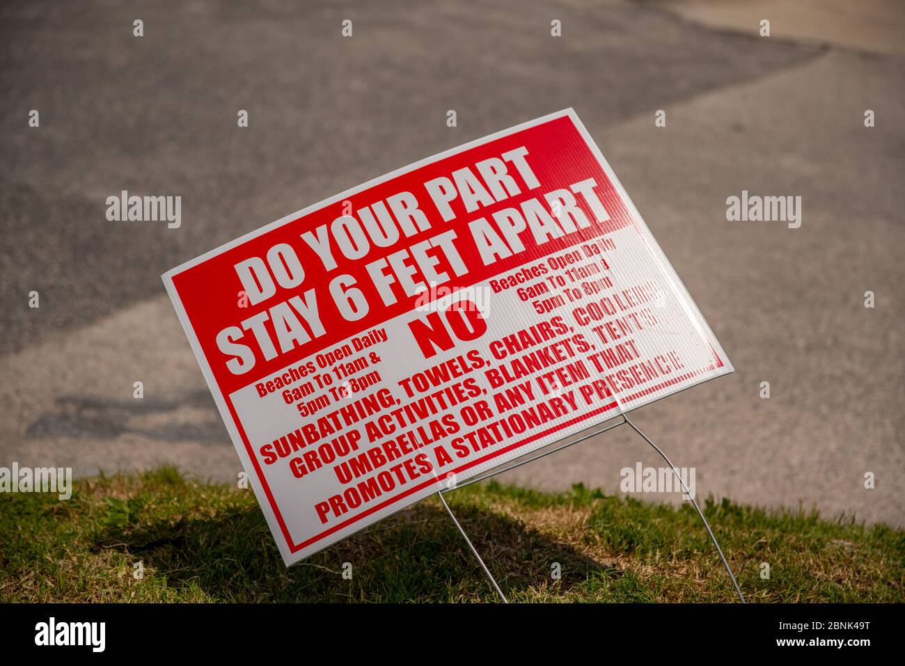 Sign on Jacksonville Becah stating stay 6 feet apart social distancing ...