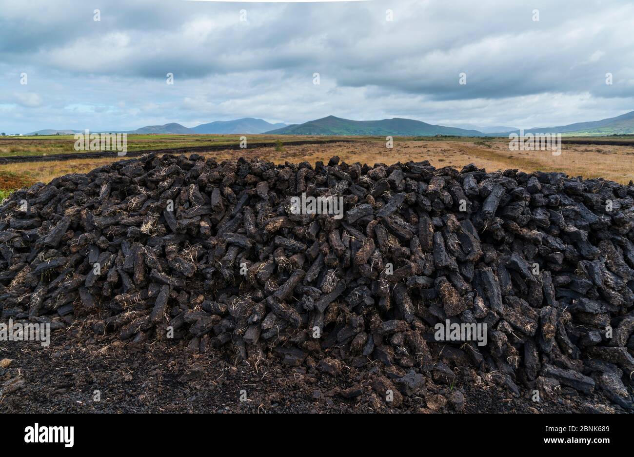 Ireland peat extraction hi-res stock photography and images - Alamy