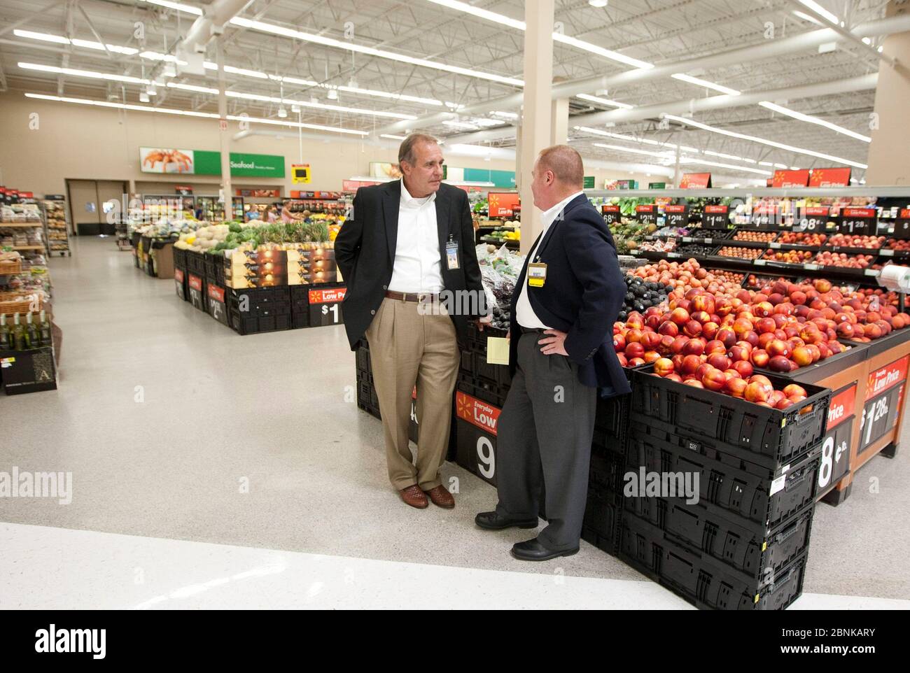 Wal mart produce department hi-res stock photography and images - Alamy