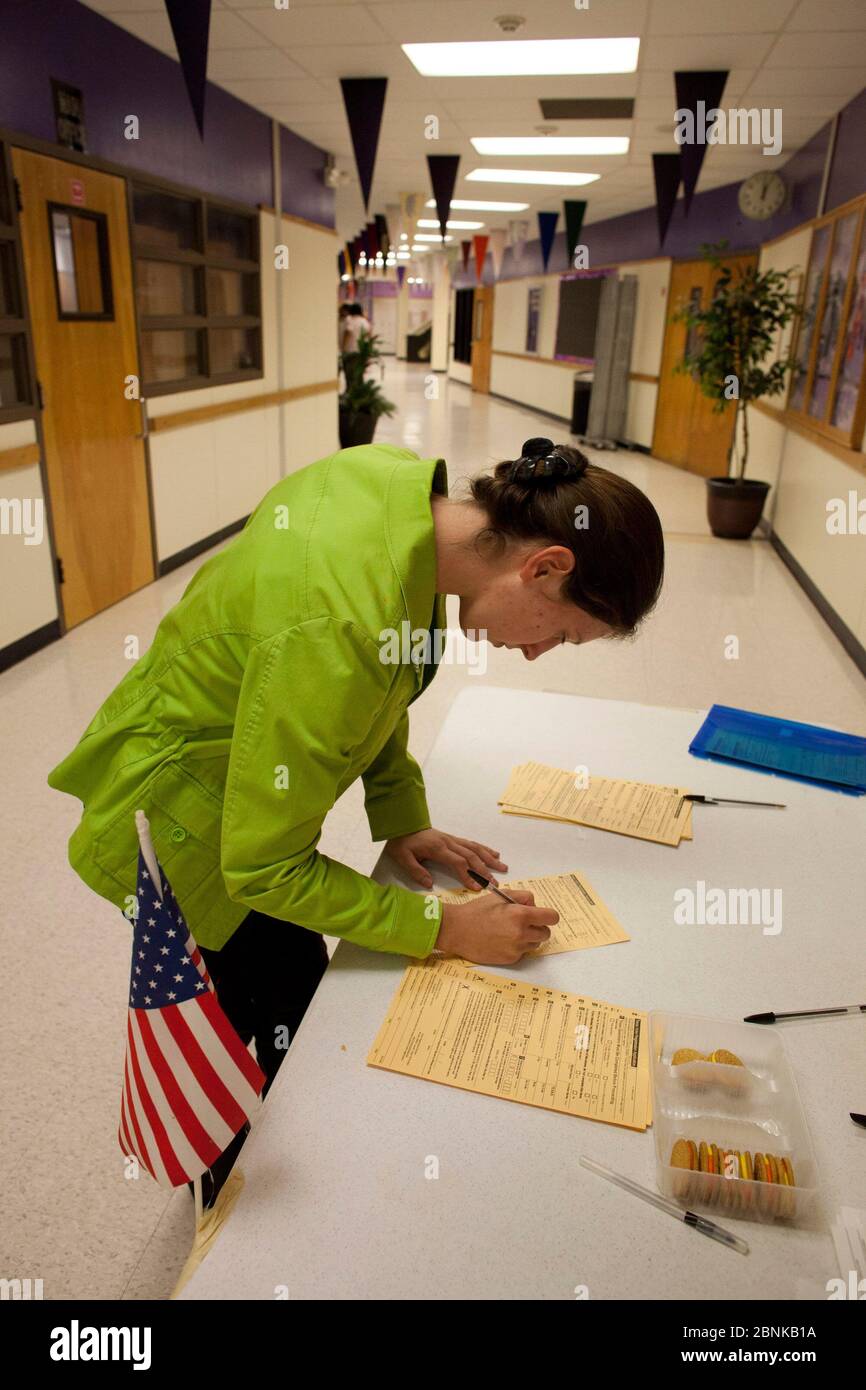 Teen voter registration card hi-res stock photography and images - Alamy