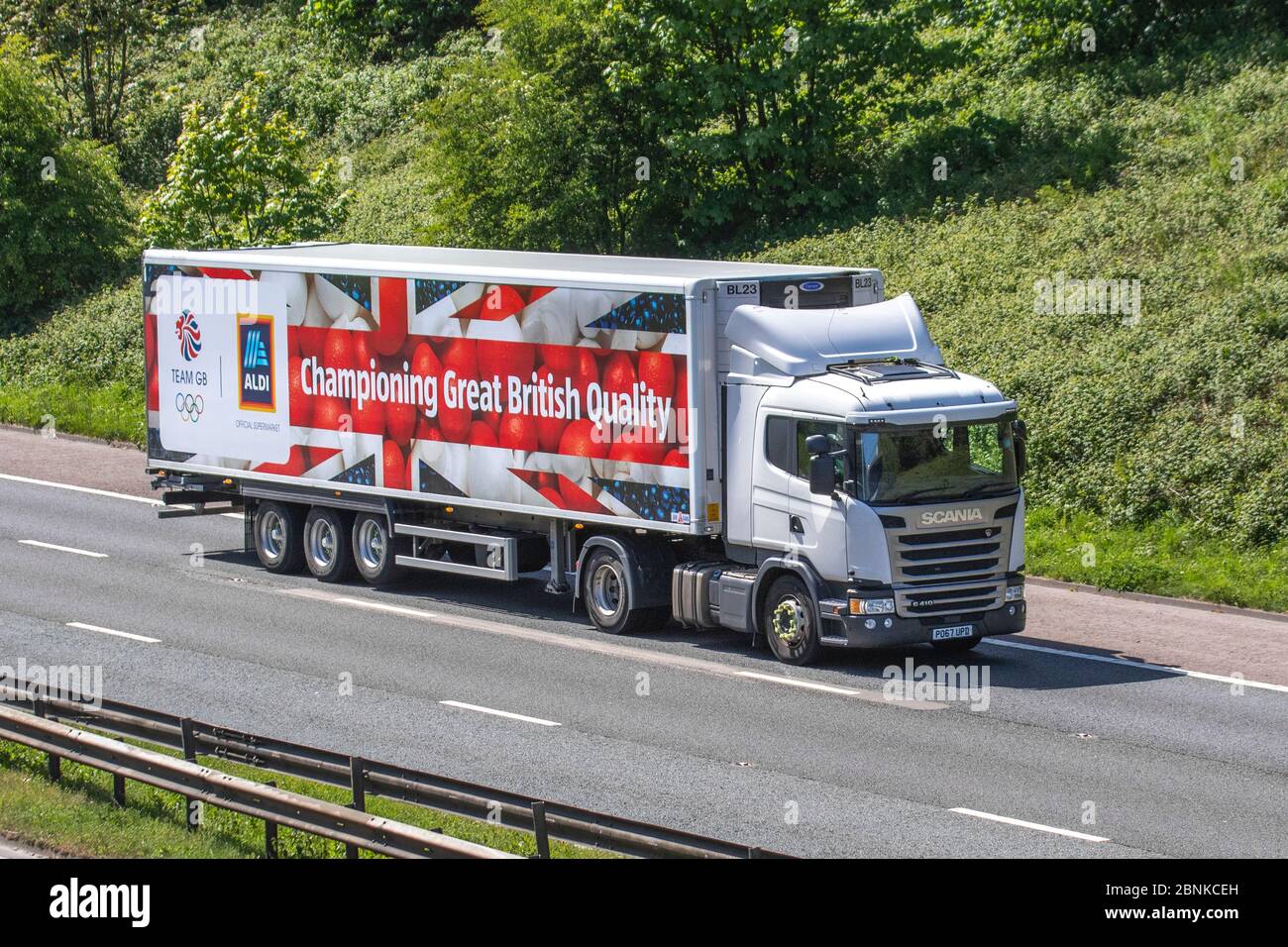Aldi Championing Great British Quality; Red white & blue Haulage ...