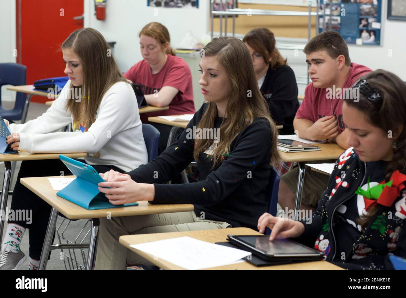 Private school classroom computers hi-res stock photography and images ...