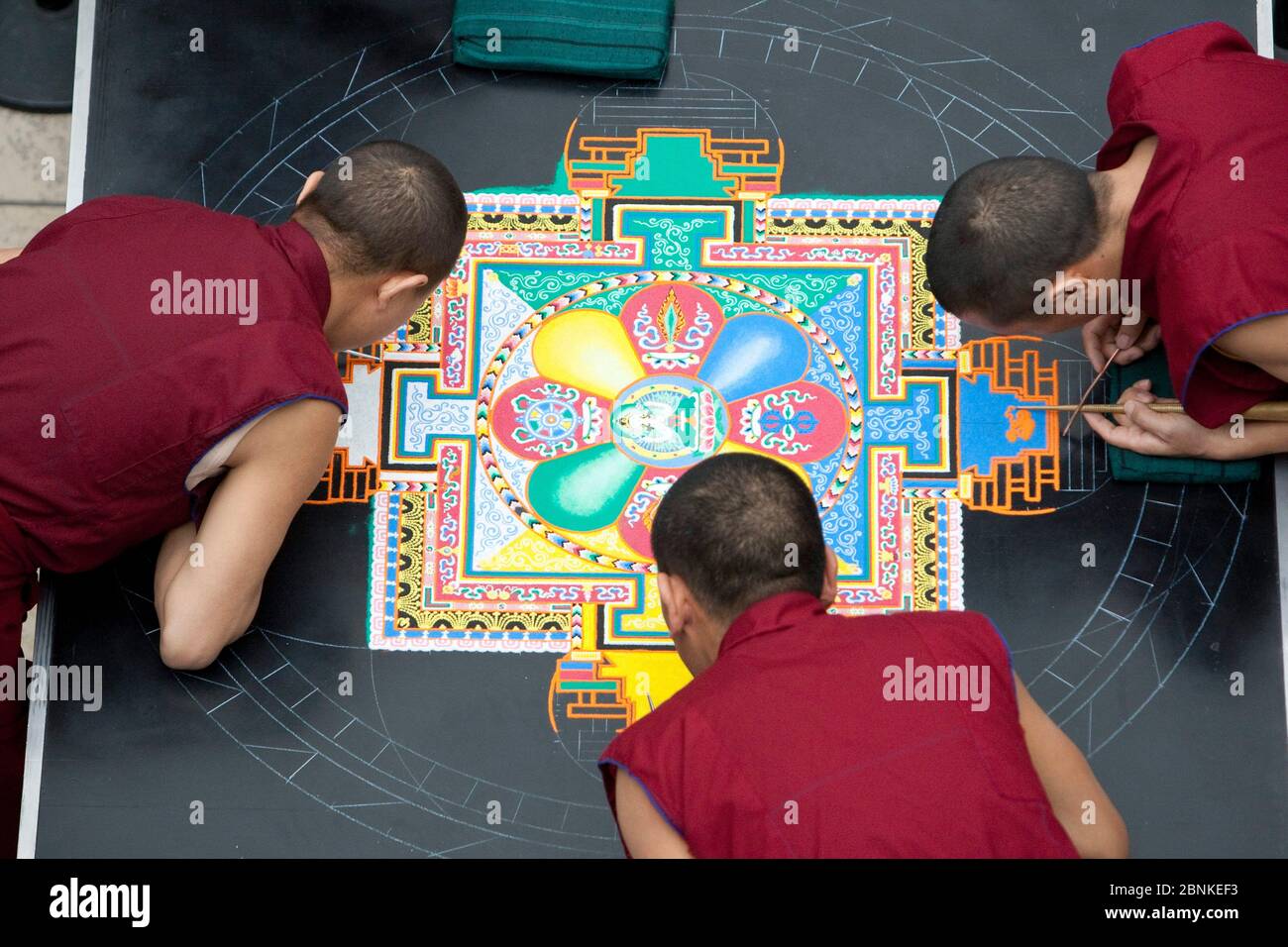 Buddhist sand mandala art museum hi-res stock photography and images ...