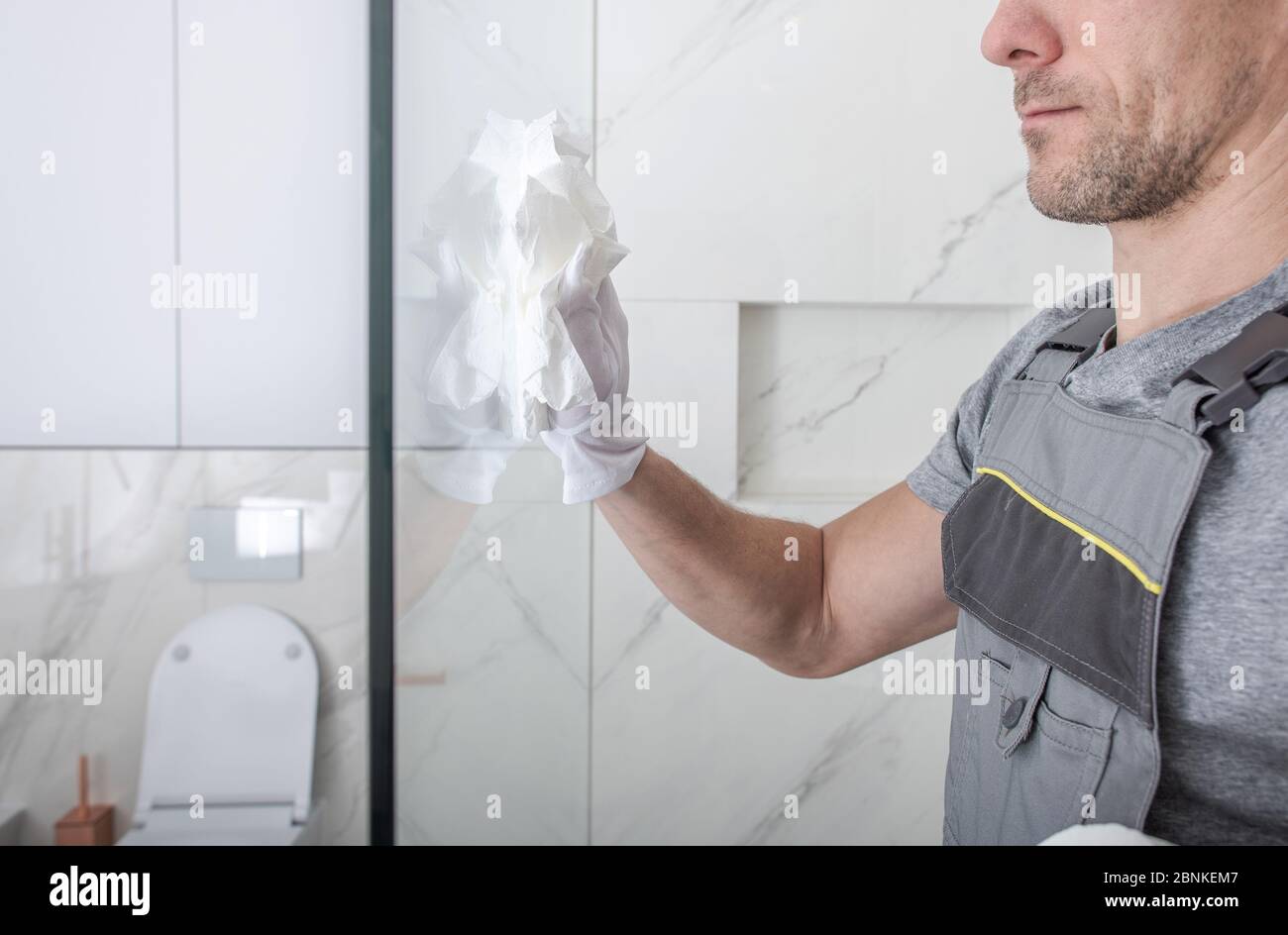 Male cabin crew hi-res stock photography and images - Alamy