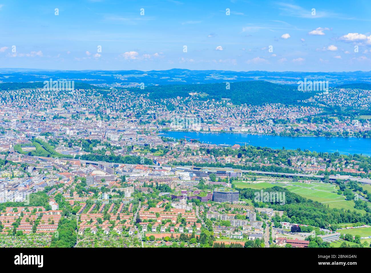 Panoramic view of Zurich lake and Alps from the top of Uetliberg ...