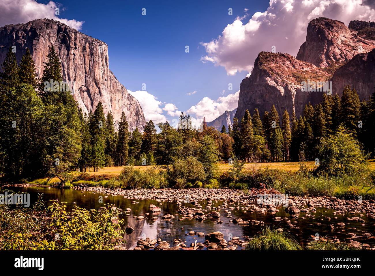 World famous rock climbing wall of El Capitan, Yosemite national park ...