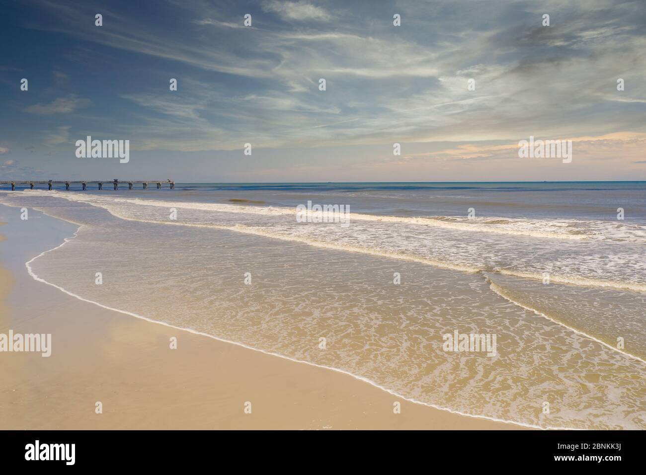 Clean beach photo with no people Stock Photo - Alamy