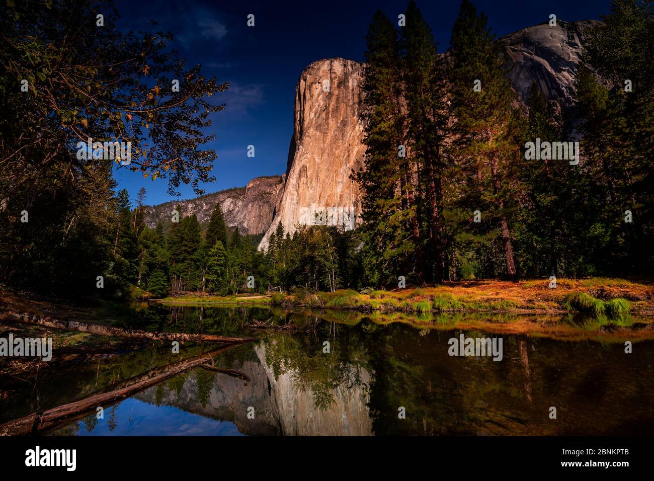 World famous rock climbing wall of El Capitan, Yosemite national park ...