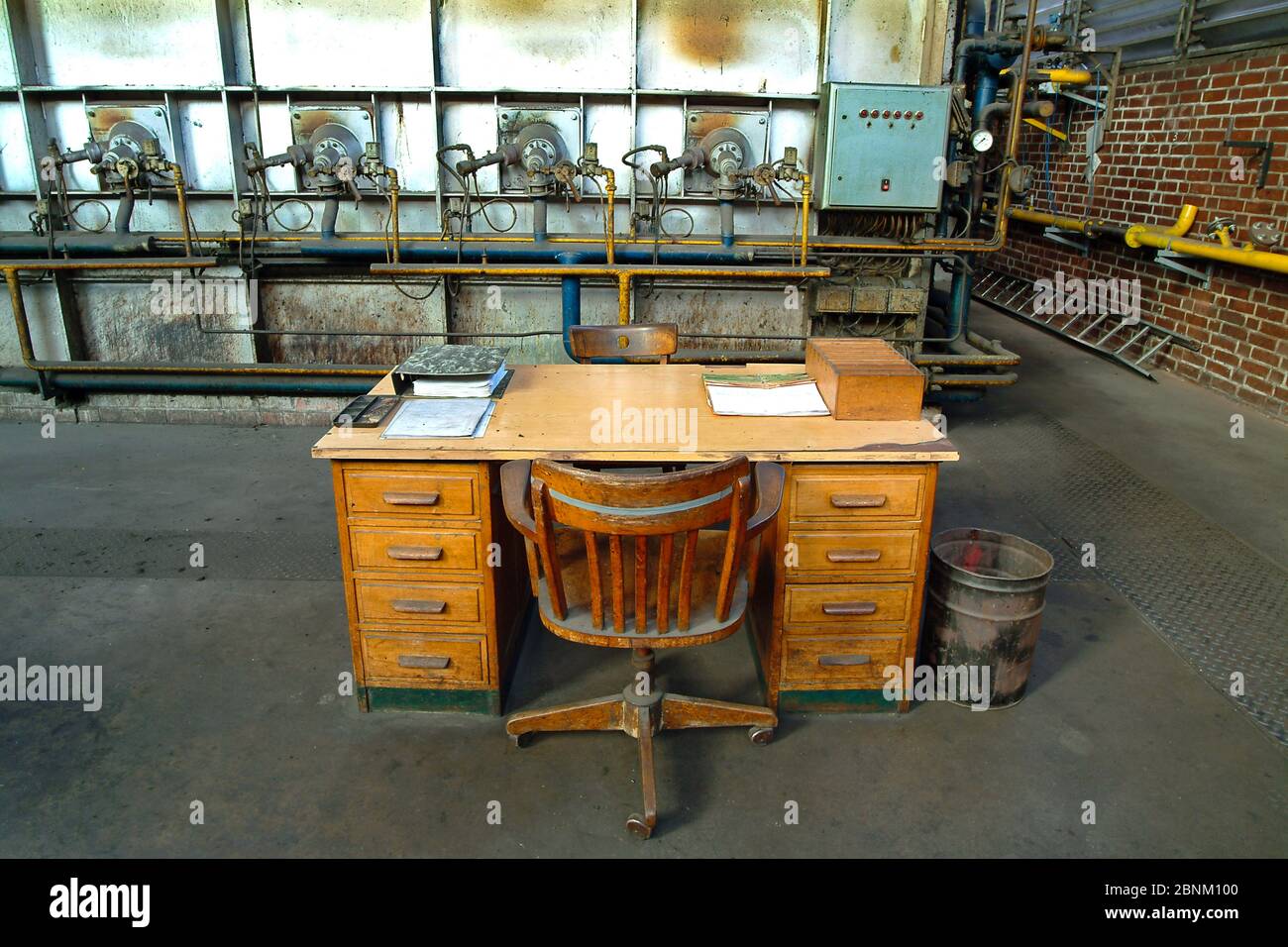 Foundry machines hi-res stock photography and images - Alamy