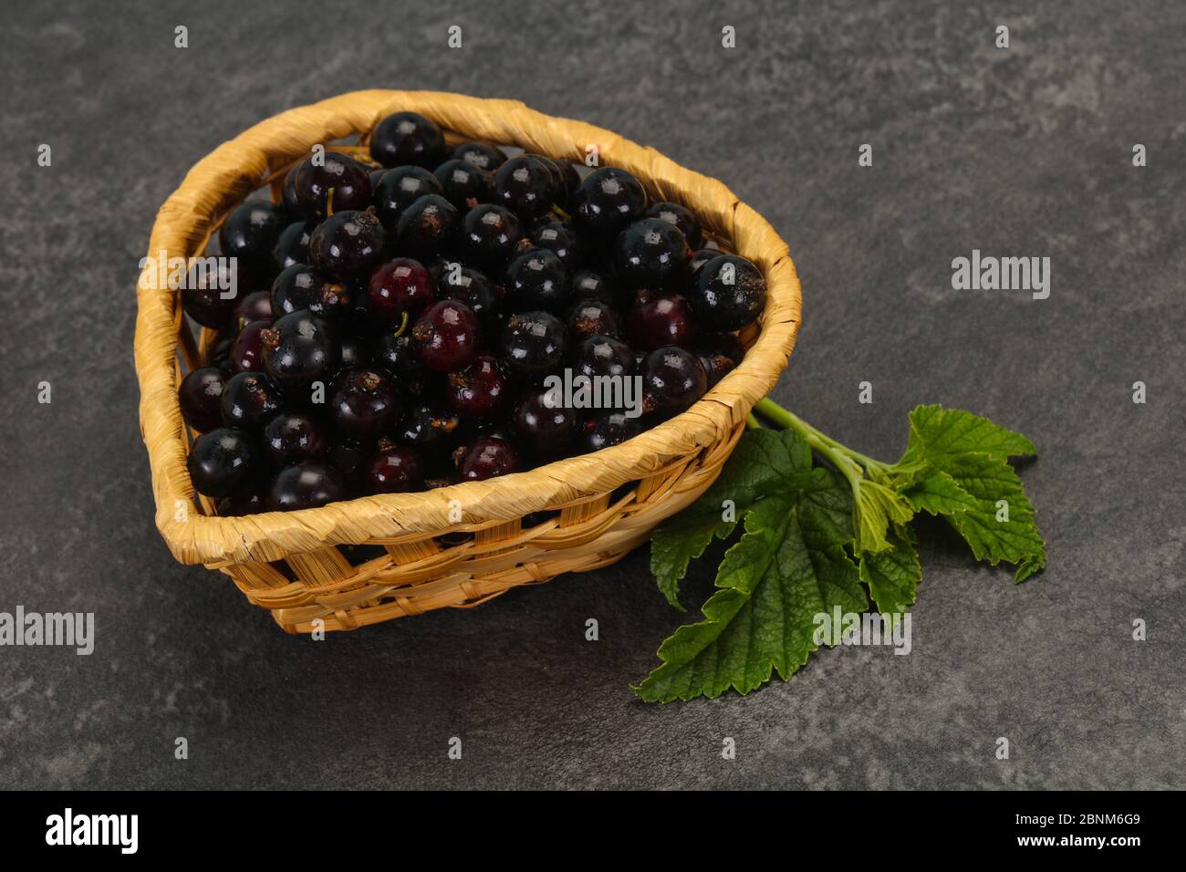 Fresh ripe sweet black currant berries Stock Photo - Alamy