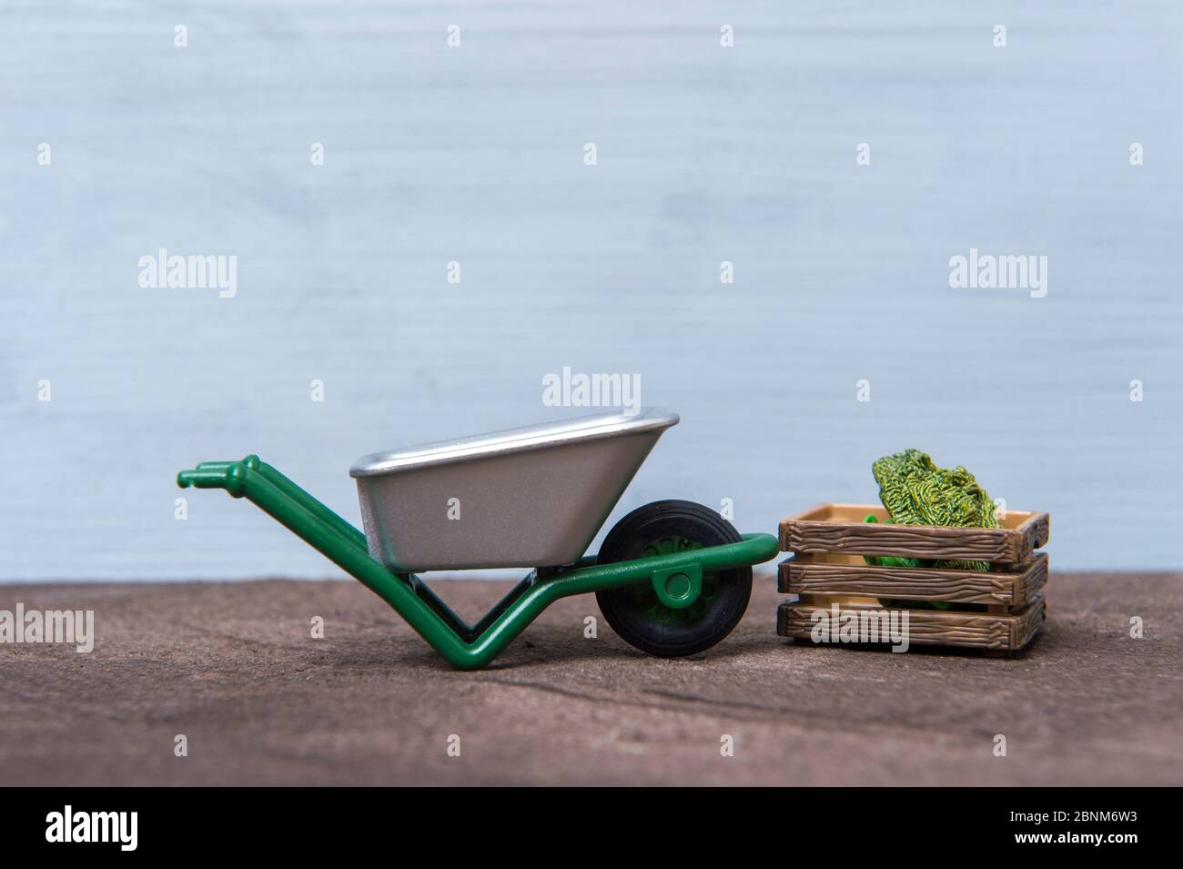 Construction wheelbarrow icon outline hi-res stock photography and ...