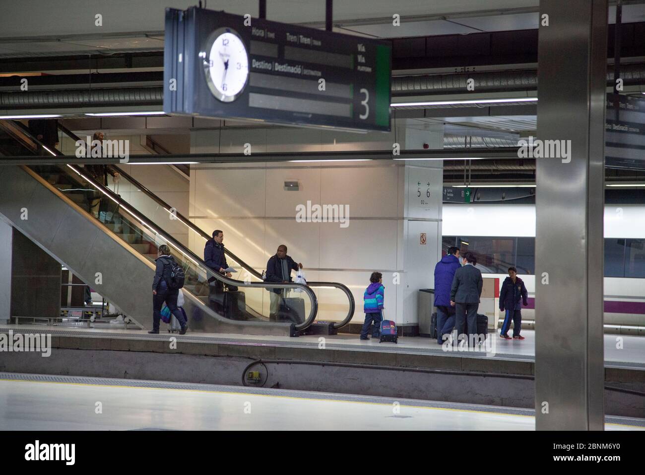 Interior of the Barcelona Sans railway station Stock Photo - Alamy