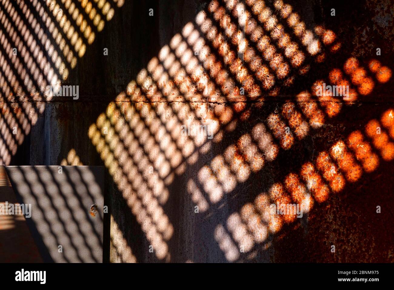 Metal grate hi-res stock photography and images - Alamy