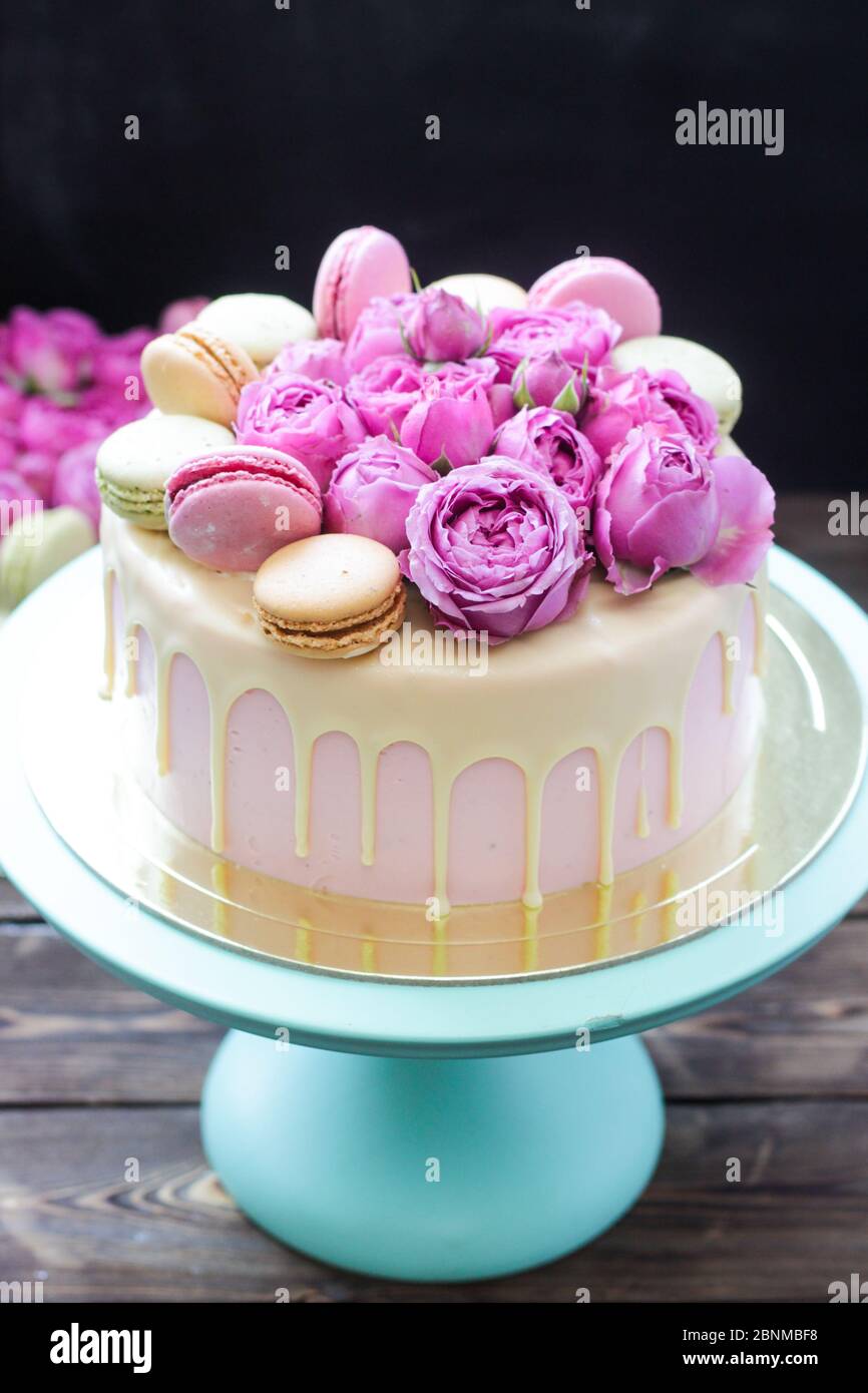 Chocolate Cake With Fresh Roses