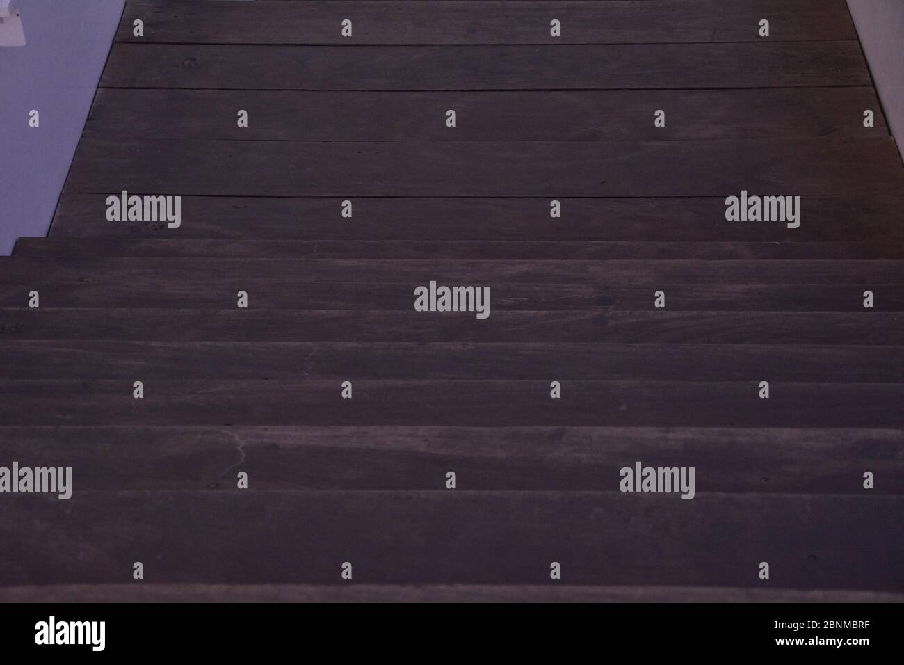 Parallel lines inside building hi-res stock photography and images - Alamy