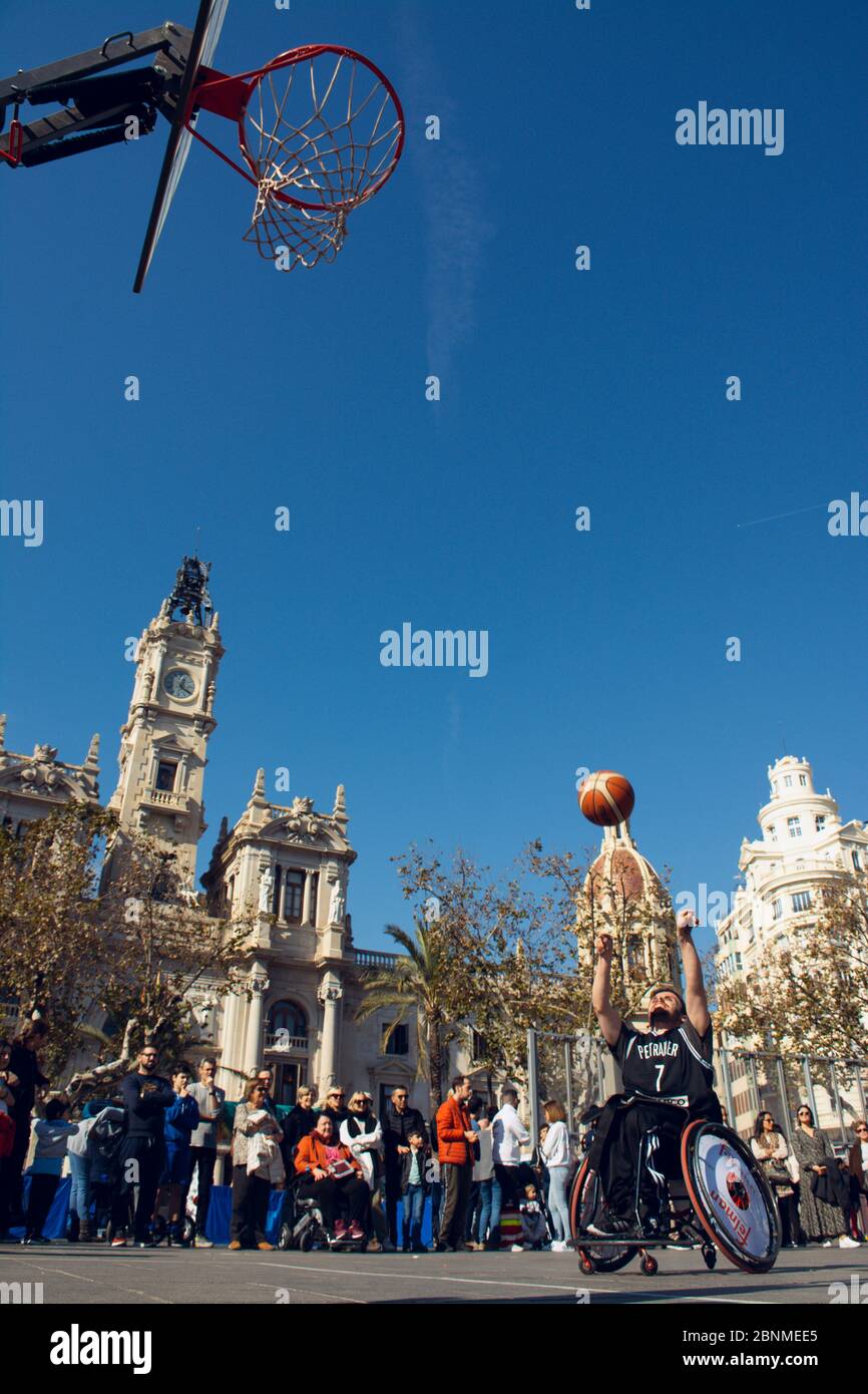 Paralympic 2020 basketball hi-res stock photography and images - Alamy