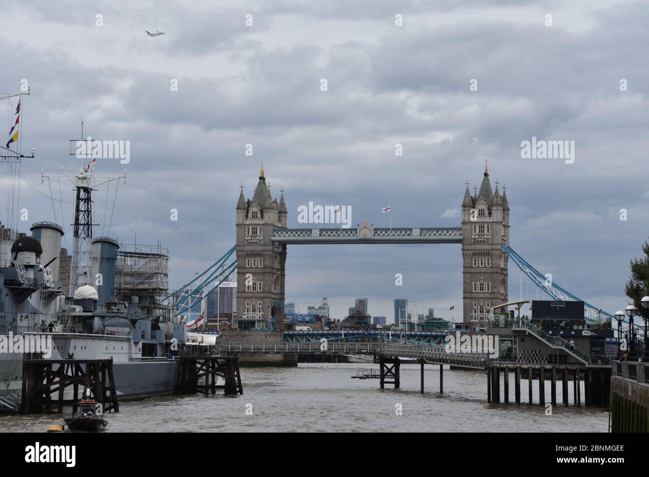 Tower bridges iconic towers suspension hi-res stock photography and ...