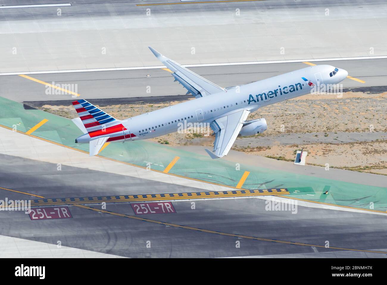 American Airlines Airbus A321 High Resolution Stock Photography and ...