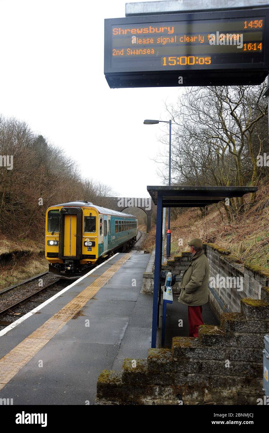 153303 calls at Sugar Loaf Halt with a service for Shrewsbury Stock ...