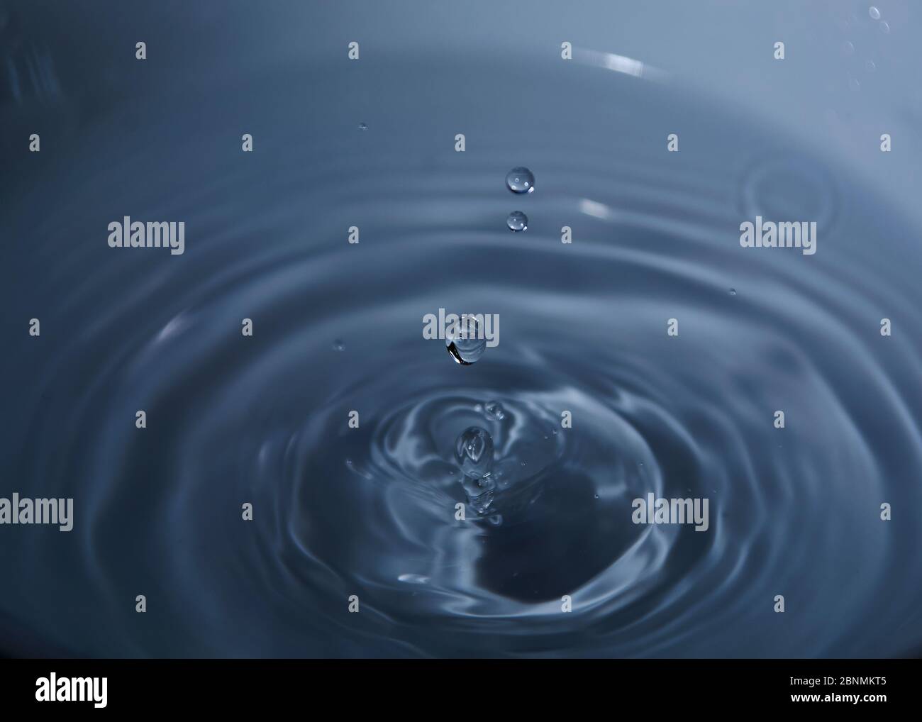 Water drop water waves icon hi-res stock photography and images - Alamy