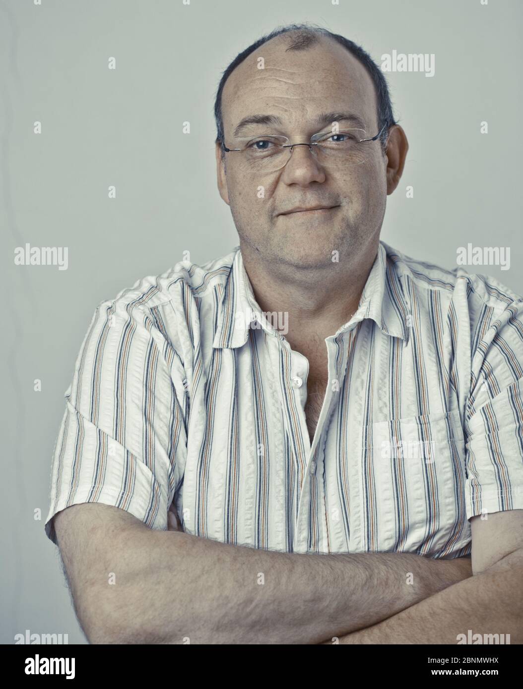 Smiling into the camera hi-res stock photography and images - Alamy