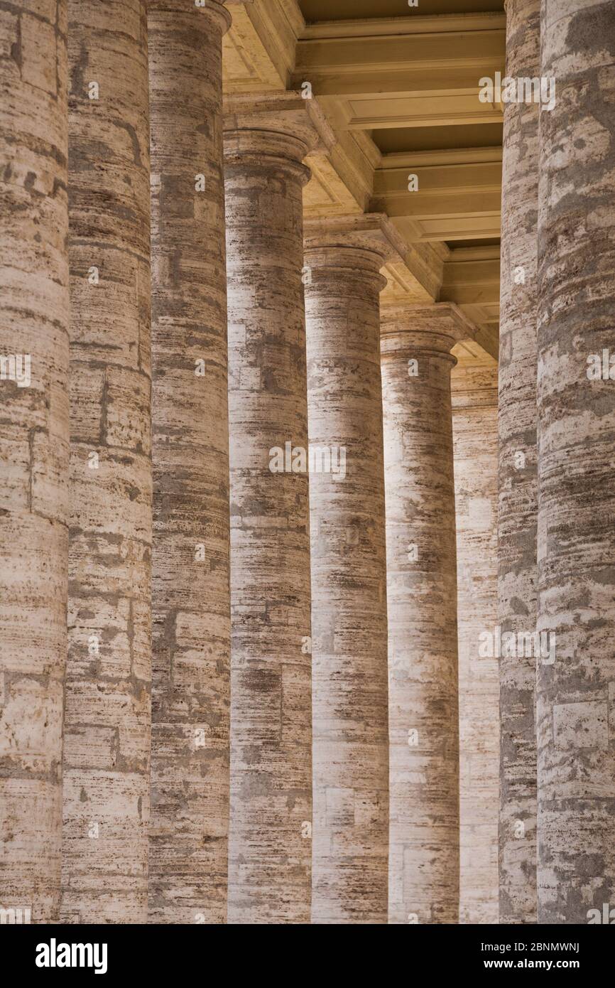 Vatican columns hi-res stock photography and images - Alamy